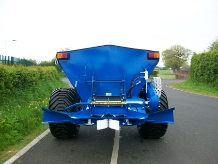 Land Drive | Land Drive Spreaders - Chain Driven Spreaders